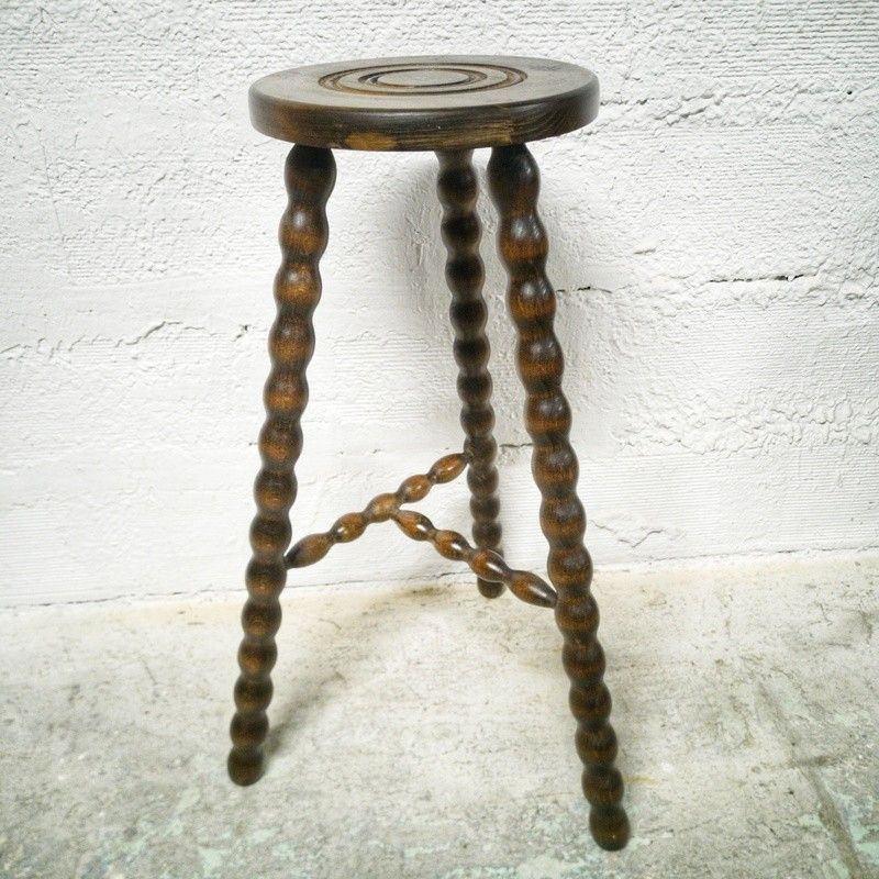 Grand Tabouret Tripode en Bois Tourné | L'Atelier Imparfait