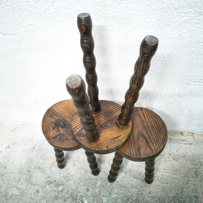 Tabouret en Bois Tourné Tripode | L'Atelier Imparfait