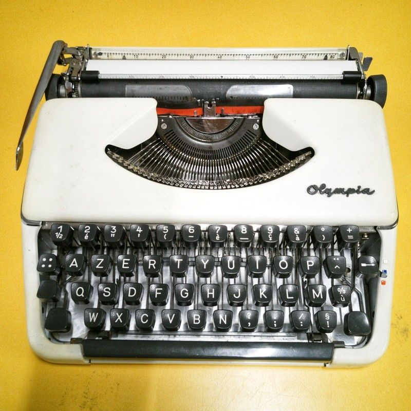 Machine à écrire Olympia SM4 | L'Atelier Imparfait
