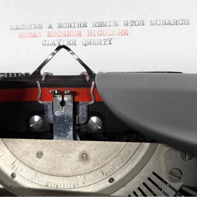 Machine à écrire Monarch Remington clavier QWERTY | L'Atelier Imparfait