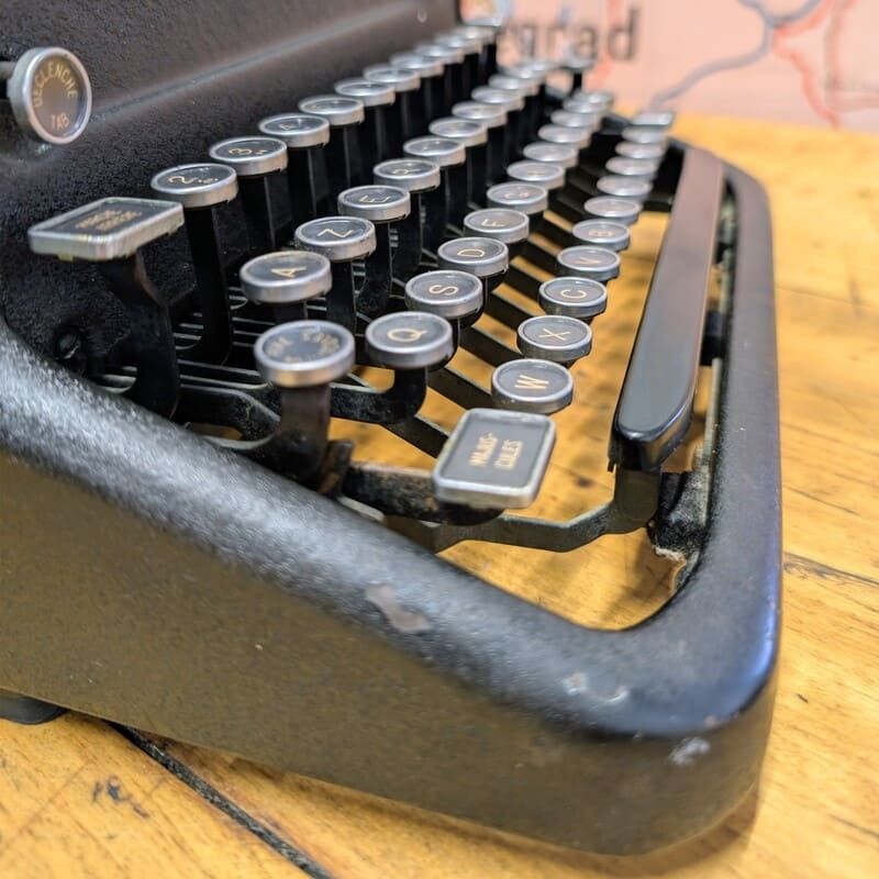 Machine à écrire Royal KMM - 1945 | L'Atelier Imparfait