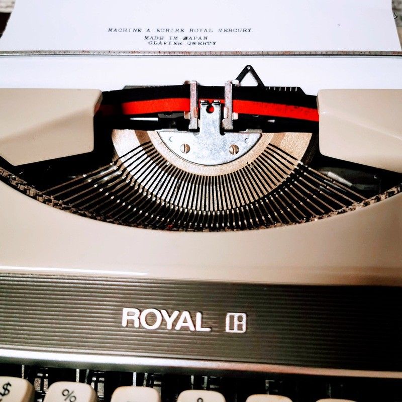 Machine à écrire Royal Mercury | L'Atelier Imparfait